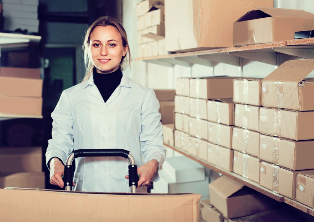 Warehouse workers, warehouse assistants, logistics personnel from ...